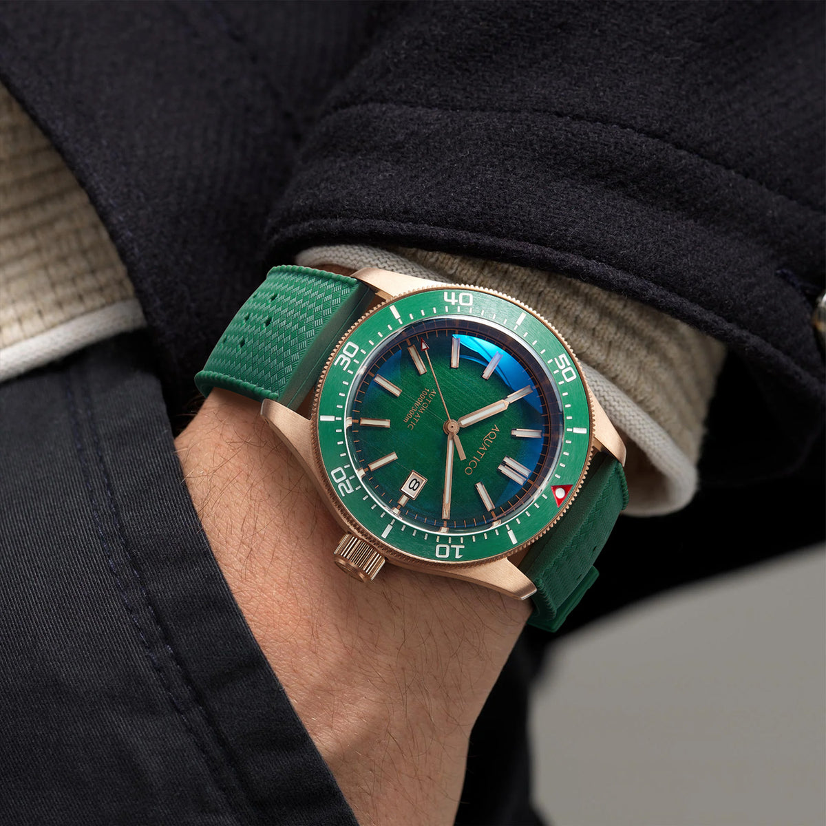 Discover the Aquatico Starfish Expedition Bronze Dive Watch: Superior ...