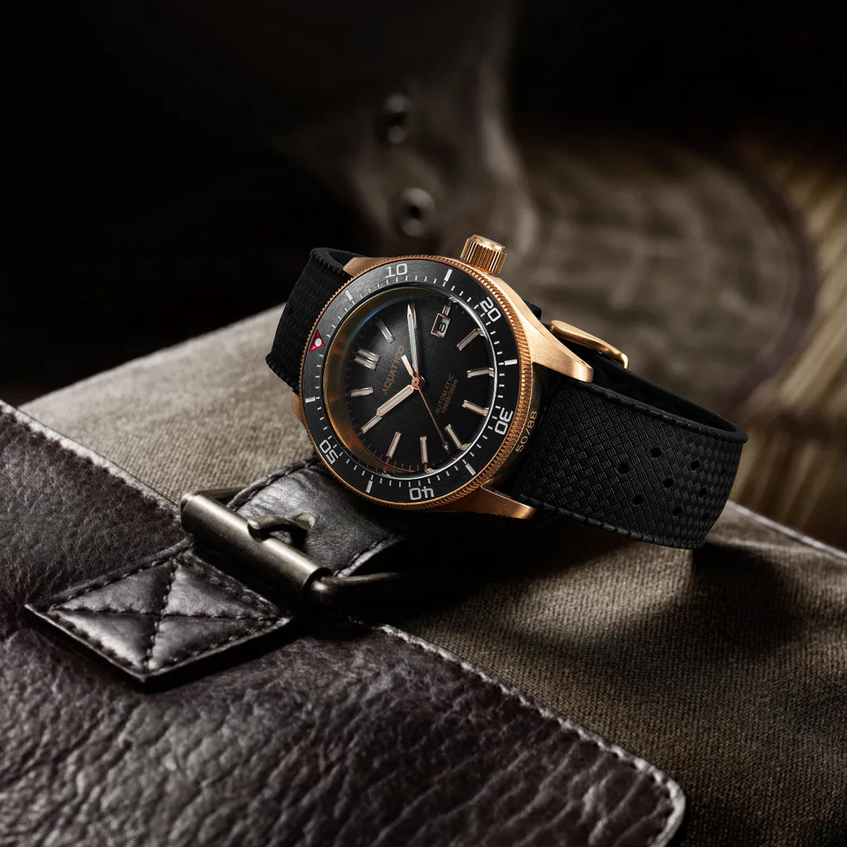 Discover the Aquatico Starfish Expedition Bronze Dive Watch: Superior ...